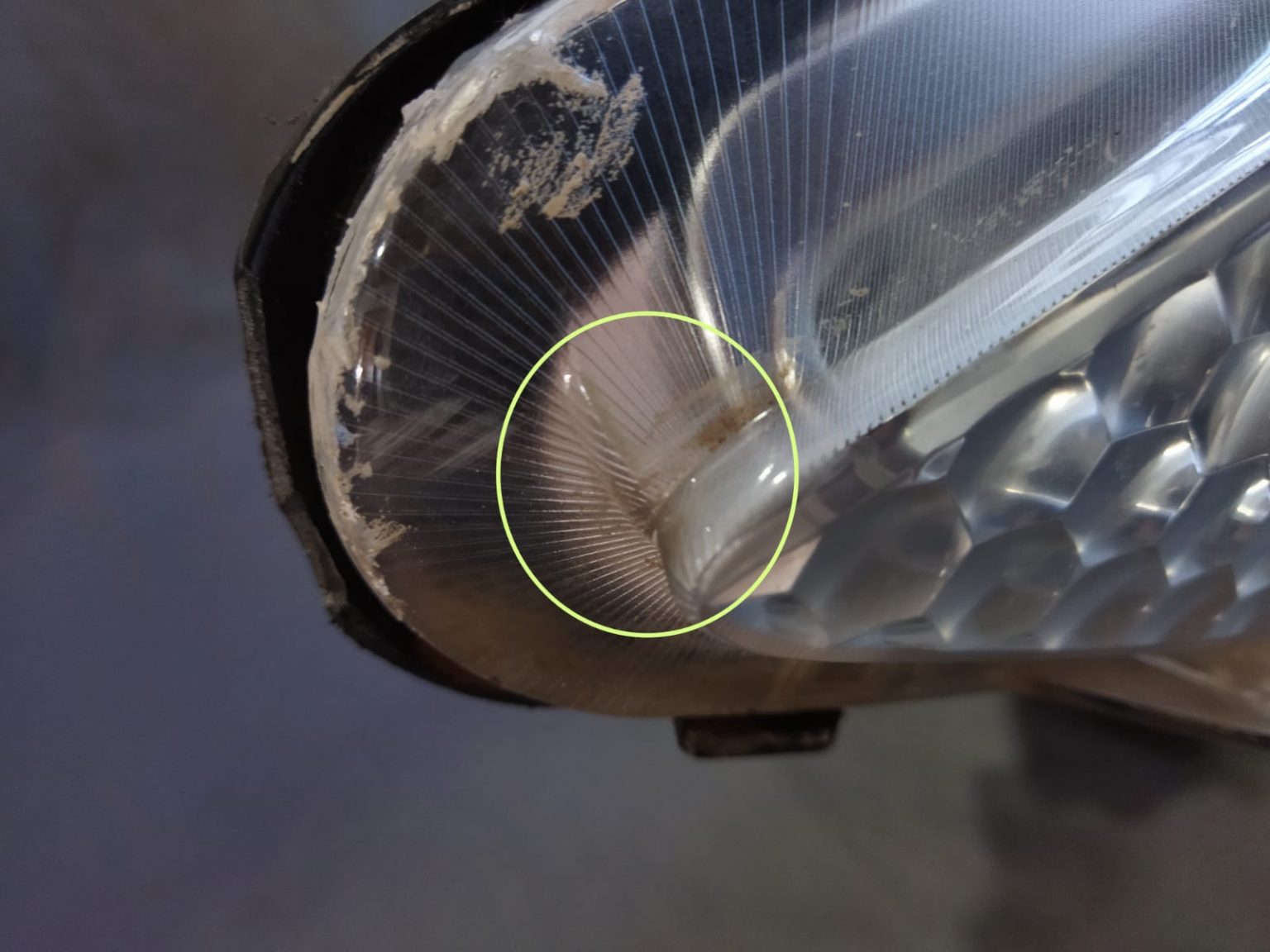 FAROL NEW FIESTA MEXICANO 11/12 CROM PISCA AMBAR LE - Auto Peças Picolotto