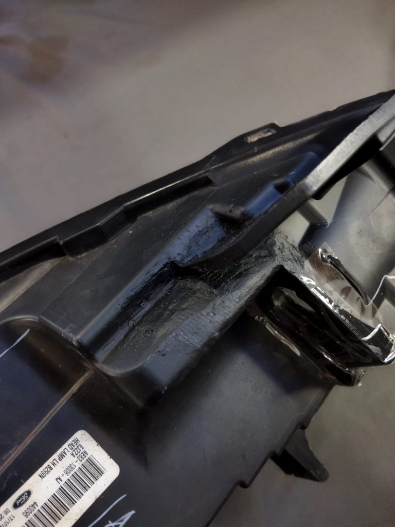 FAROL NEW FIESTA MEXICANO 11/12 CROM PISCA AMBAR LE - Auto Peças Picolotto