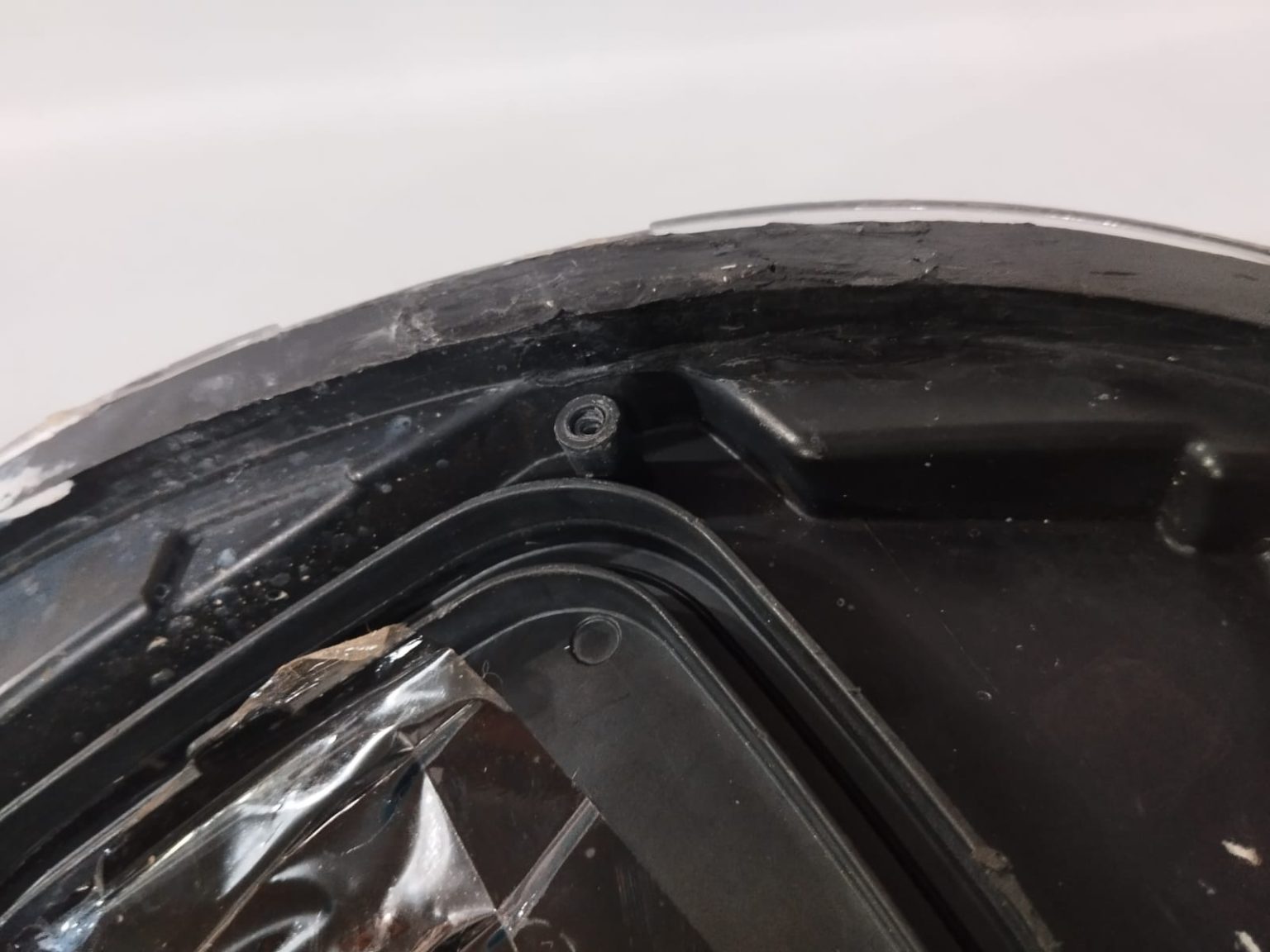FAROL TORO 2015 2019 COM LED SEM REATOR DIREITO - Auto Peças Picolotto
